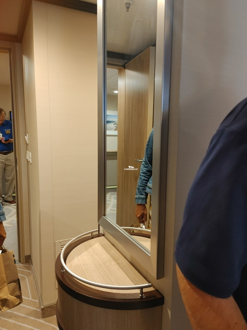 Stateroom R514 Enchanted Princess