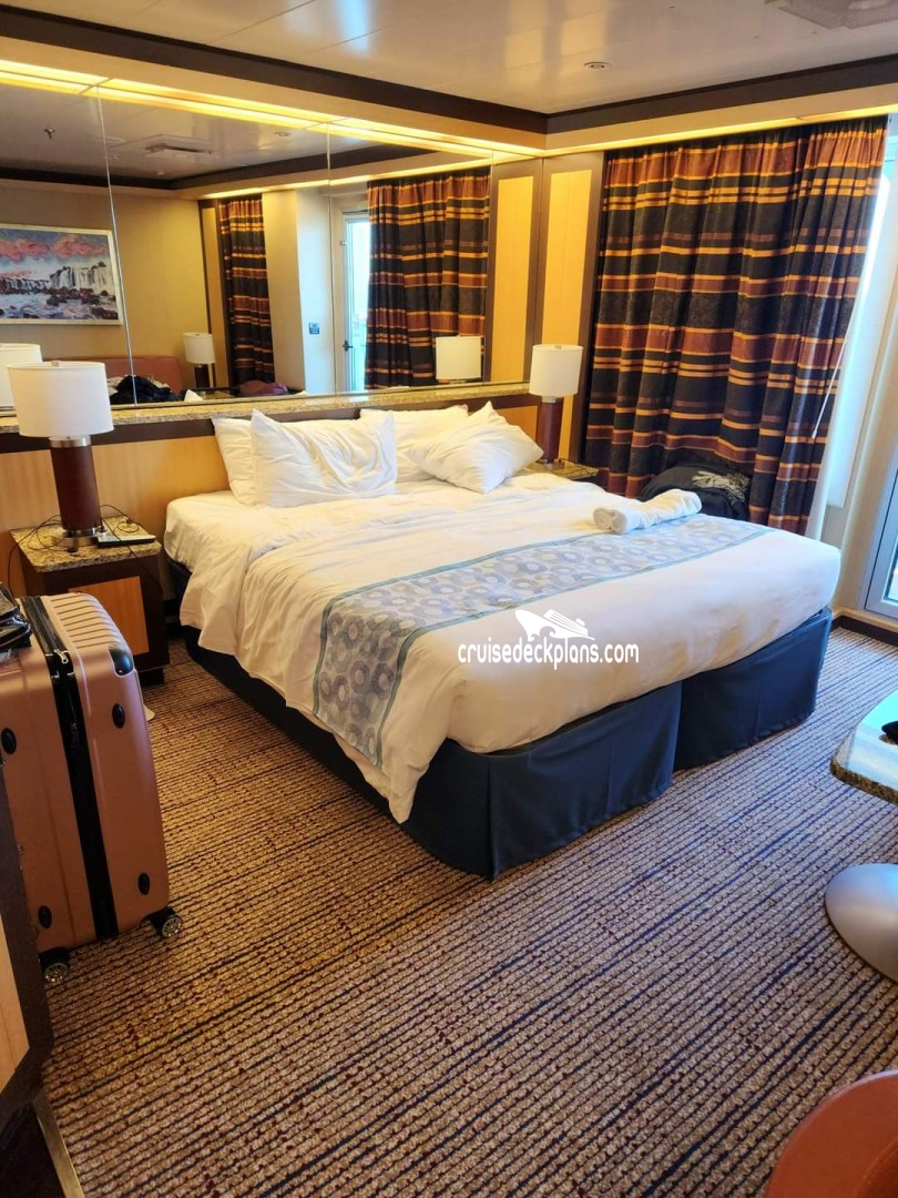 Carnival Splendor Ocean Suite Details and Pictures