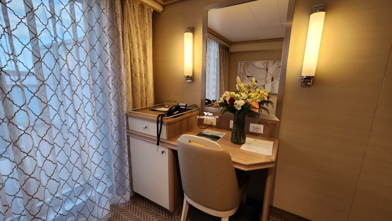 Discovery Princess Deluxe Balcony Stateroom