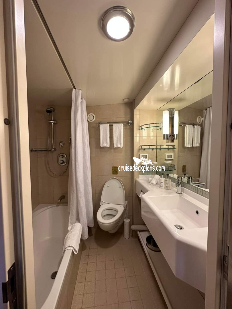 Majestic Princess Cabin L106