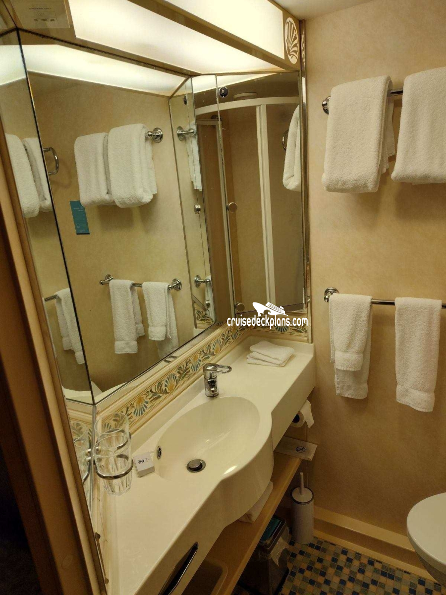 Freedom of the Seas Interior Details and Pictures