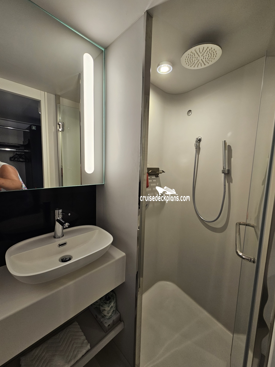 Scarlet Lady Cabin 11102A