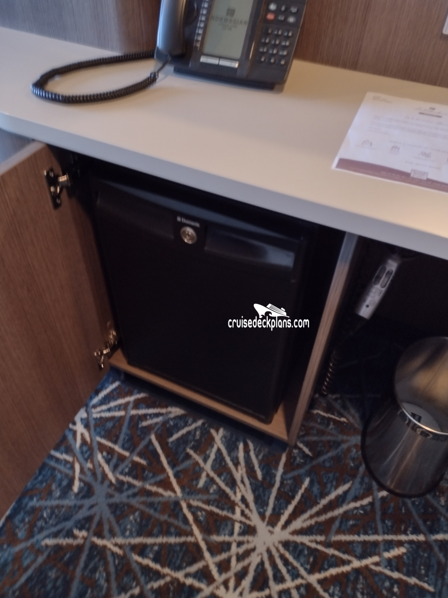 Norwegian Joy Cabin 11140