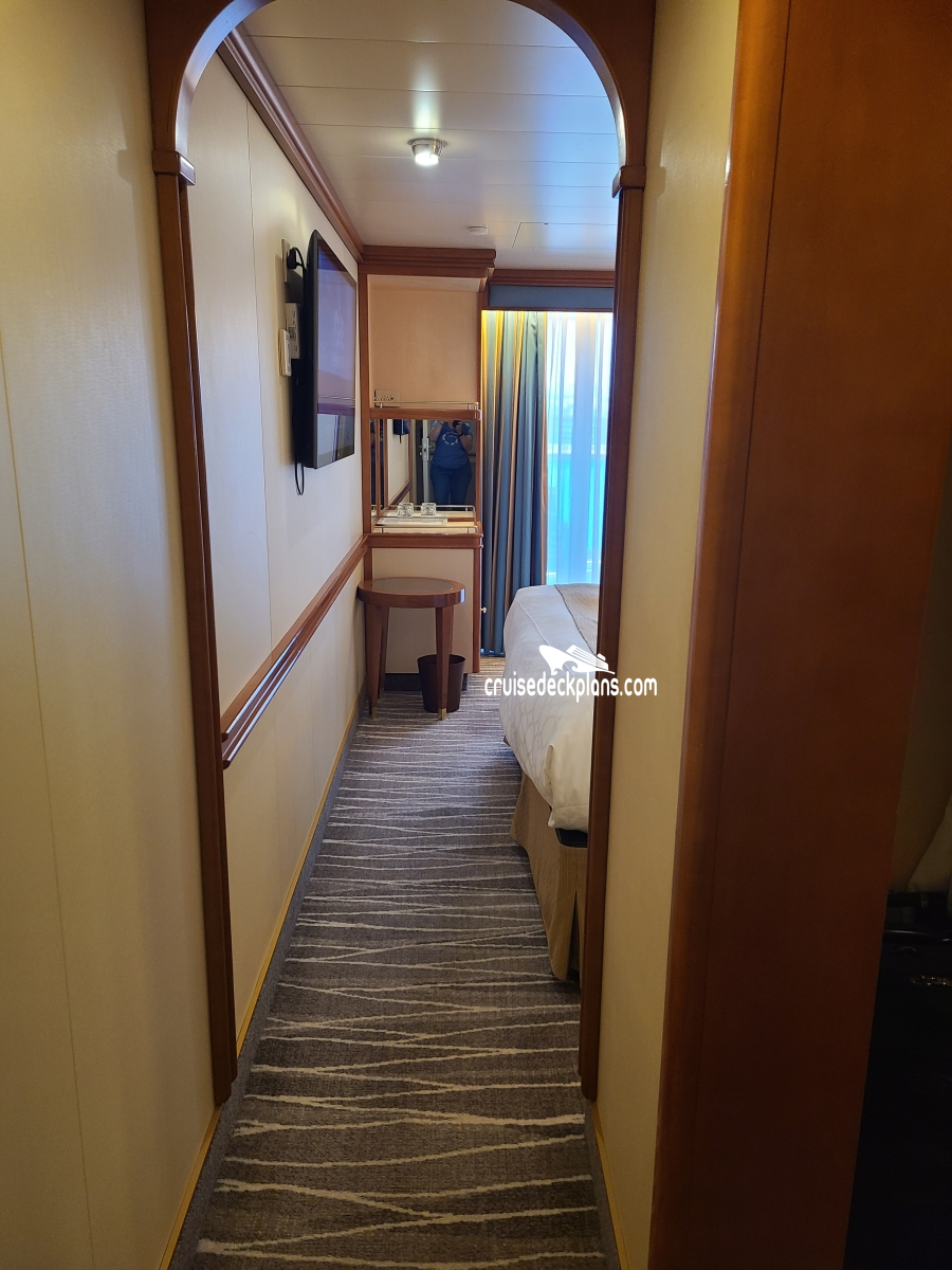 Sapphire Princess Balcony Details and Pictures