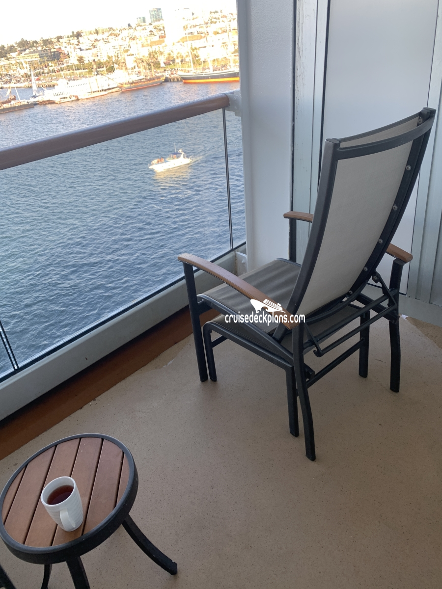 Volendam decks, cabins, diagrams and pics.