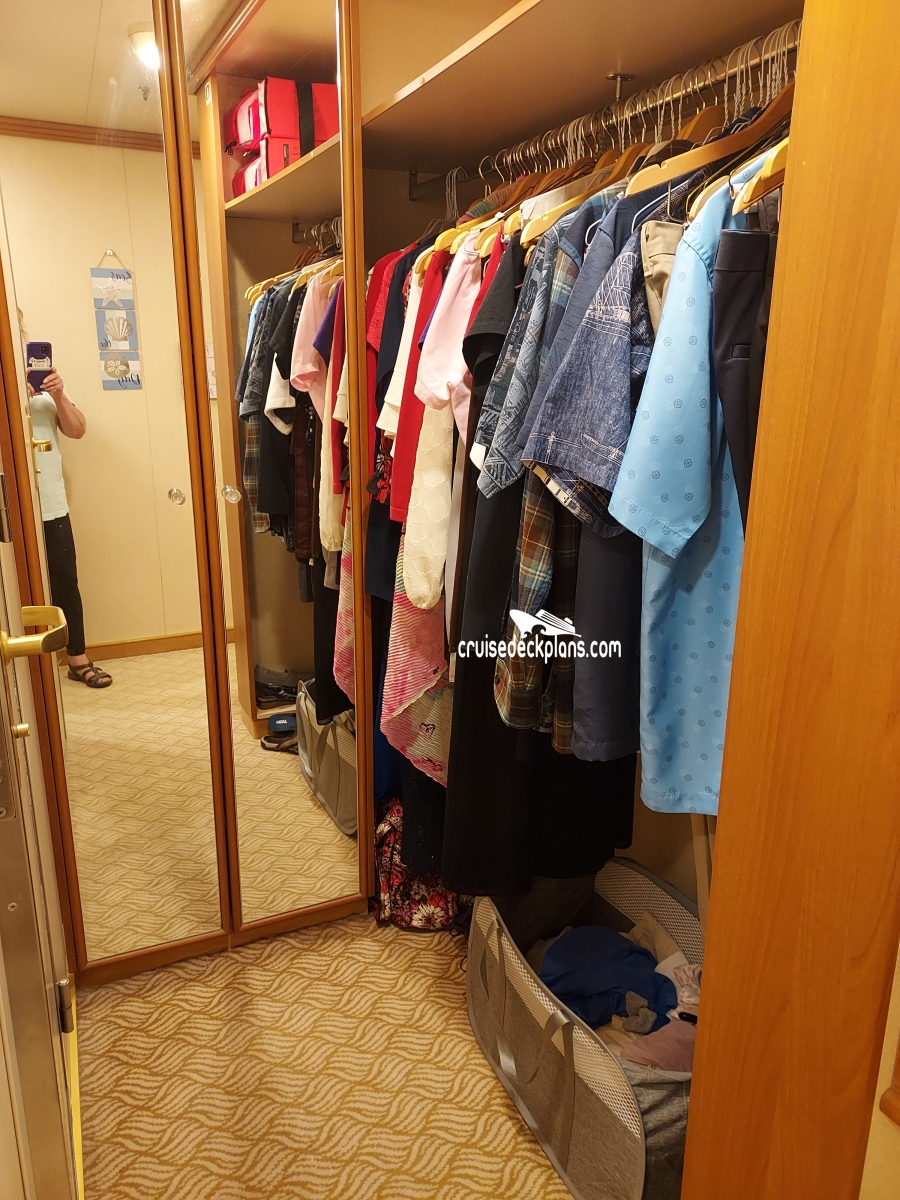 Emerald Princess Mini-Suite Stateroom Cabins