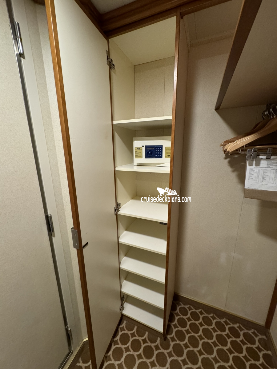 Caribbean Princess Cabin R338