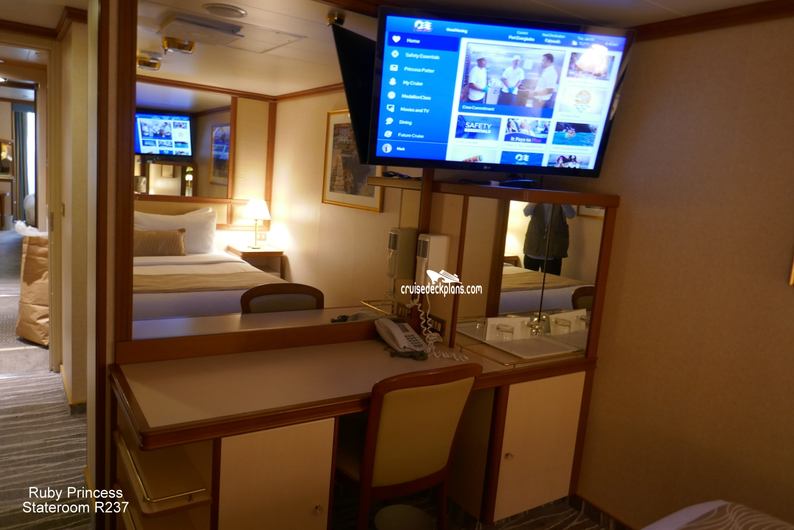 Ruby Princess Cabin R237