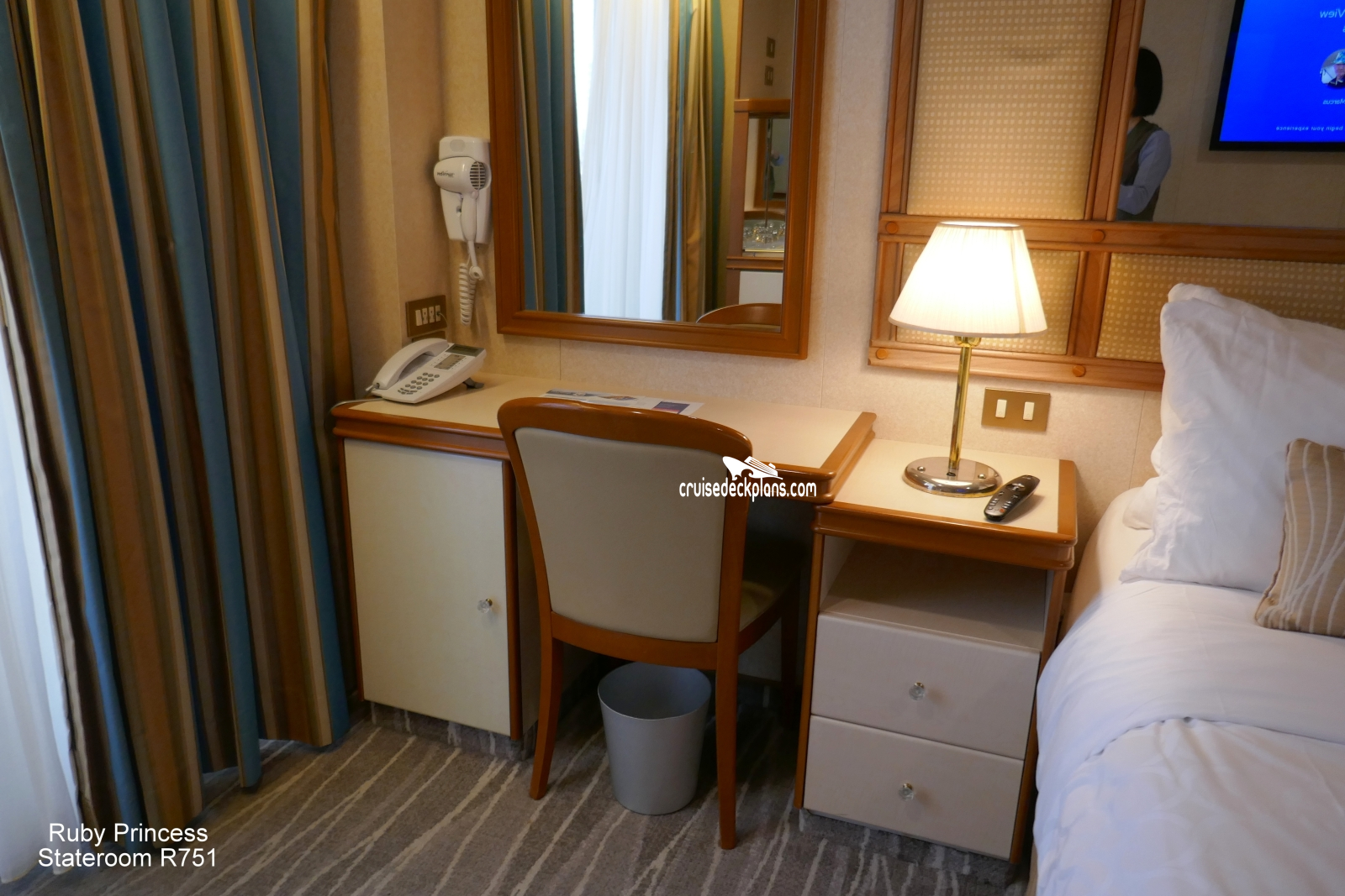 Ruby Princess Cabin R751