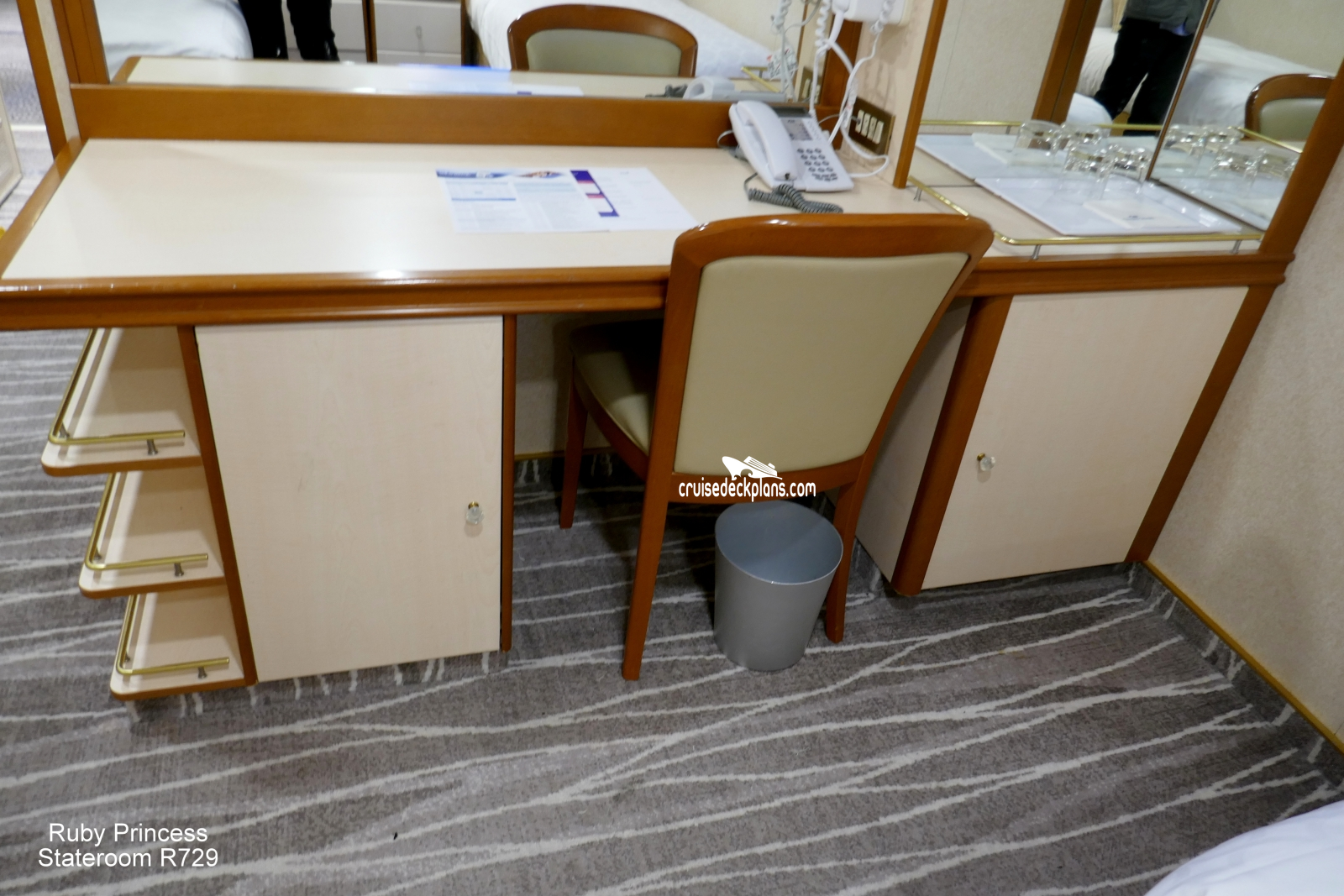 Ruby Princess Cabin R729