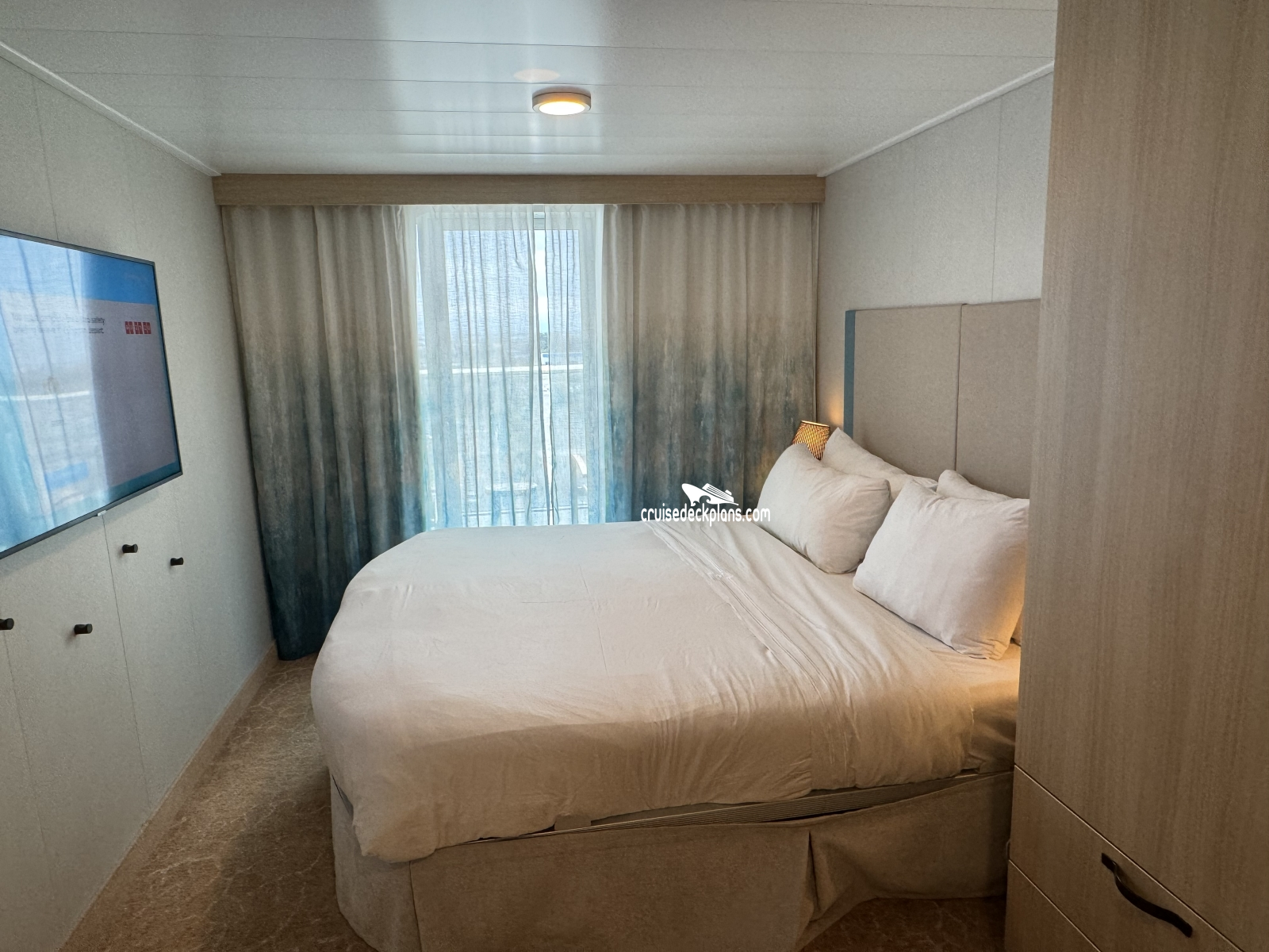 Wonder of the Seas Cabin 9596