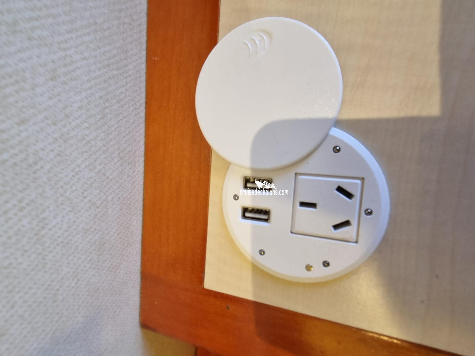 Coral Princess Balcony Details and Pictures