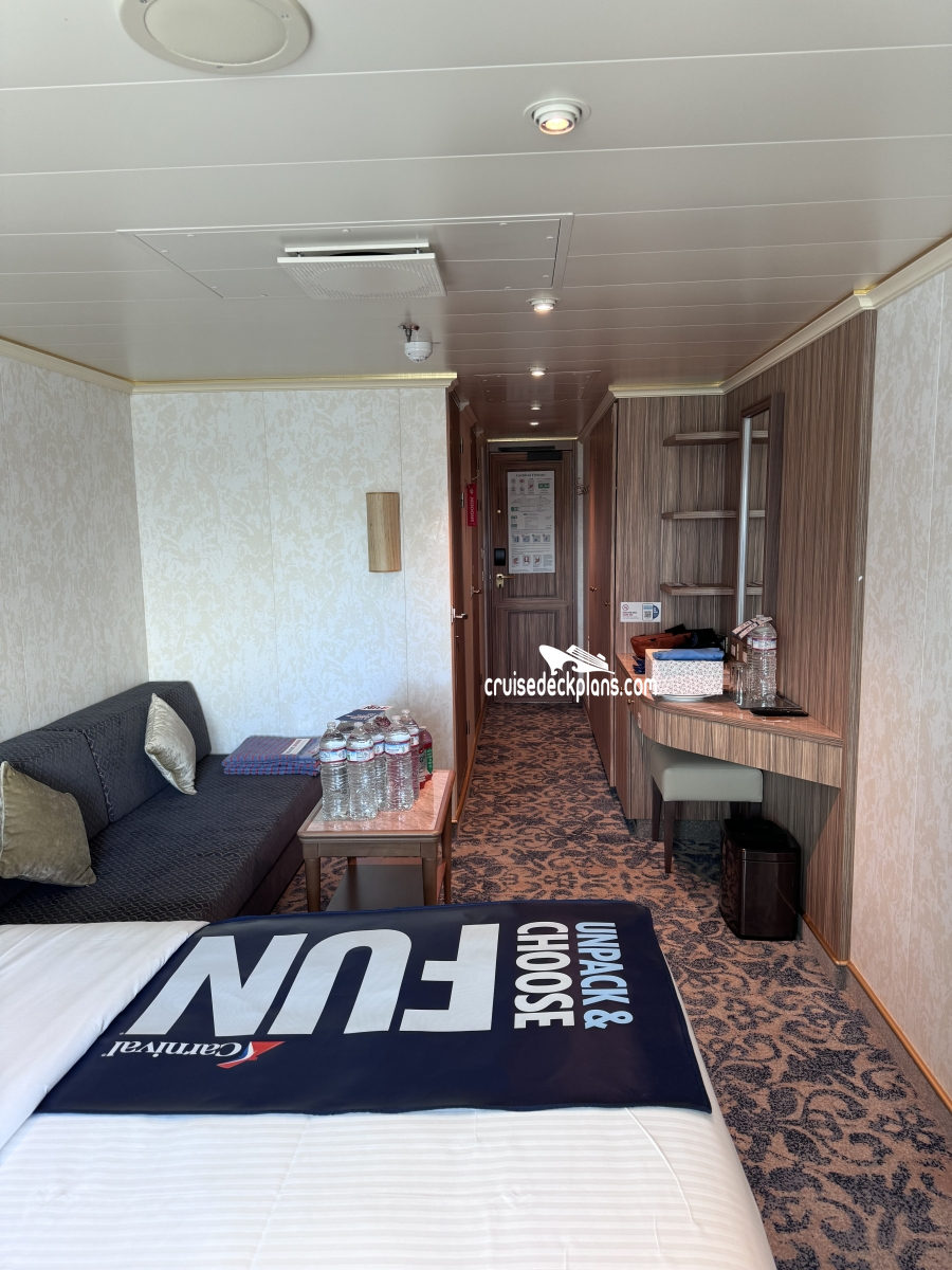 Carnival Firenze Deluxe Oceanview Details and Pictures