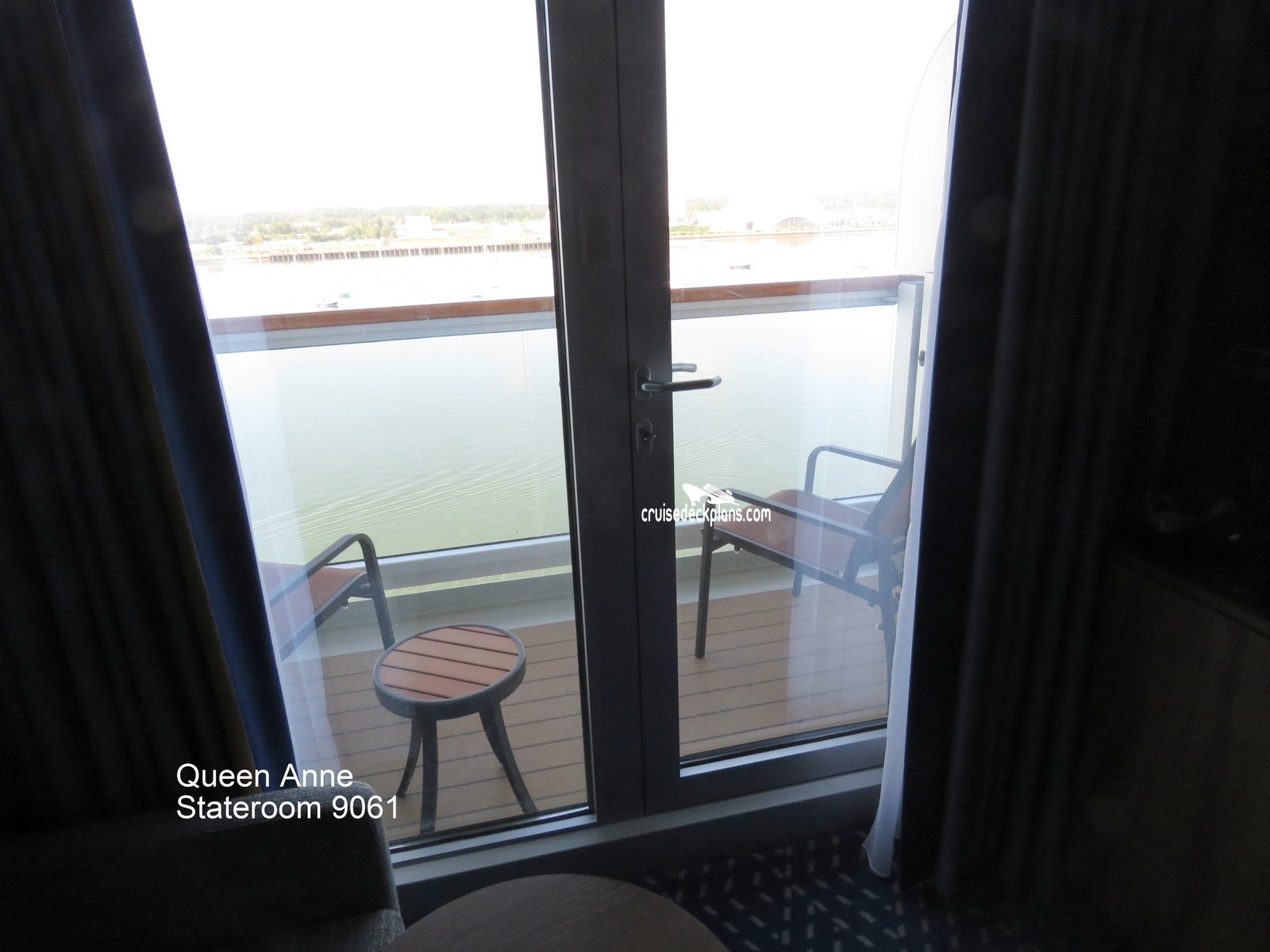 Queen Anne Cabin 9061