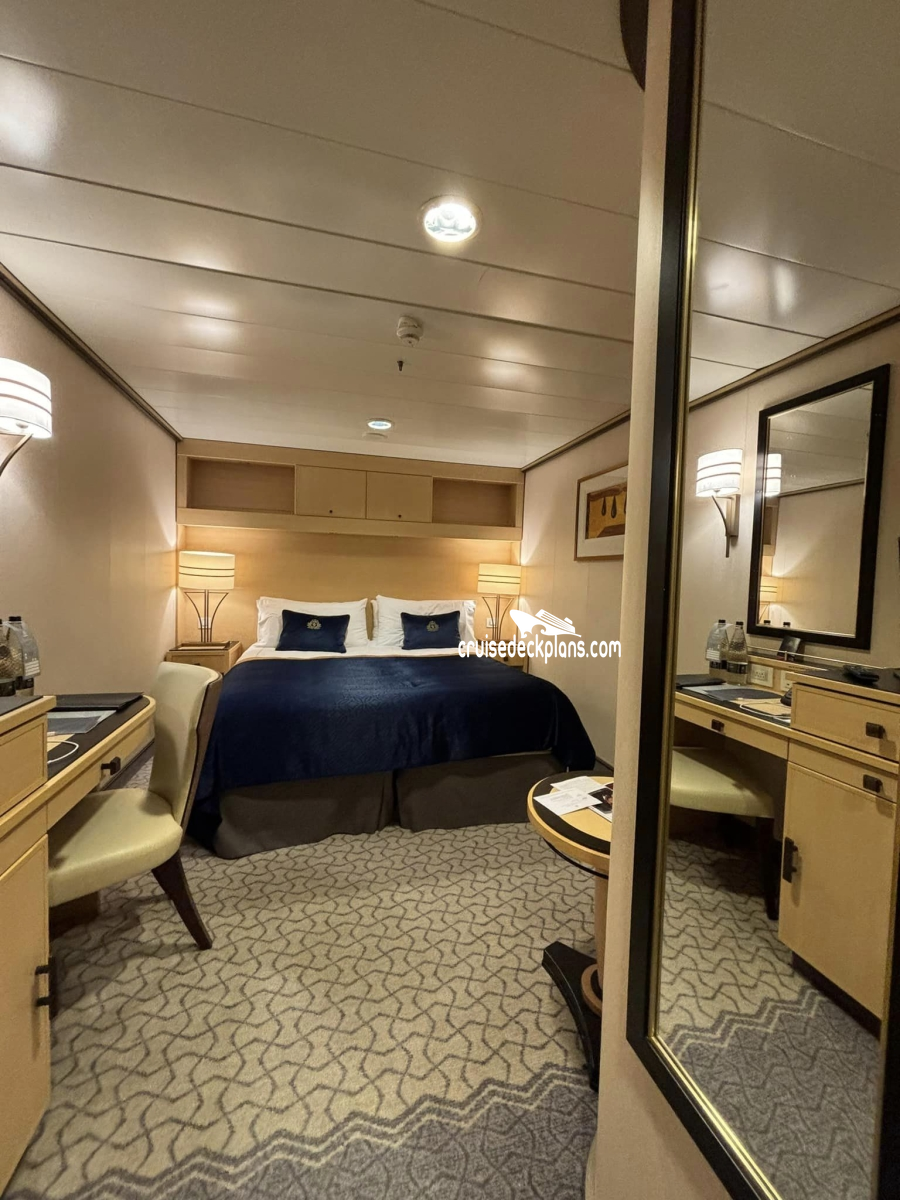Queen Mary 2 Cabin 6217