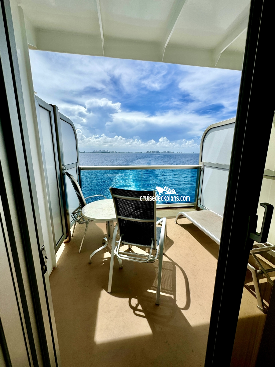 Enchanted Princess Deluxe Balcony Details and Pictures