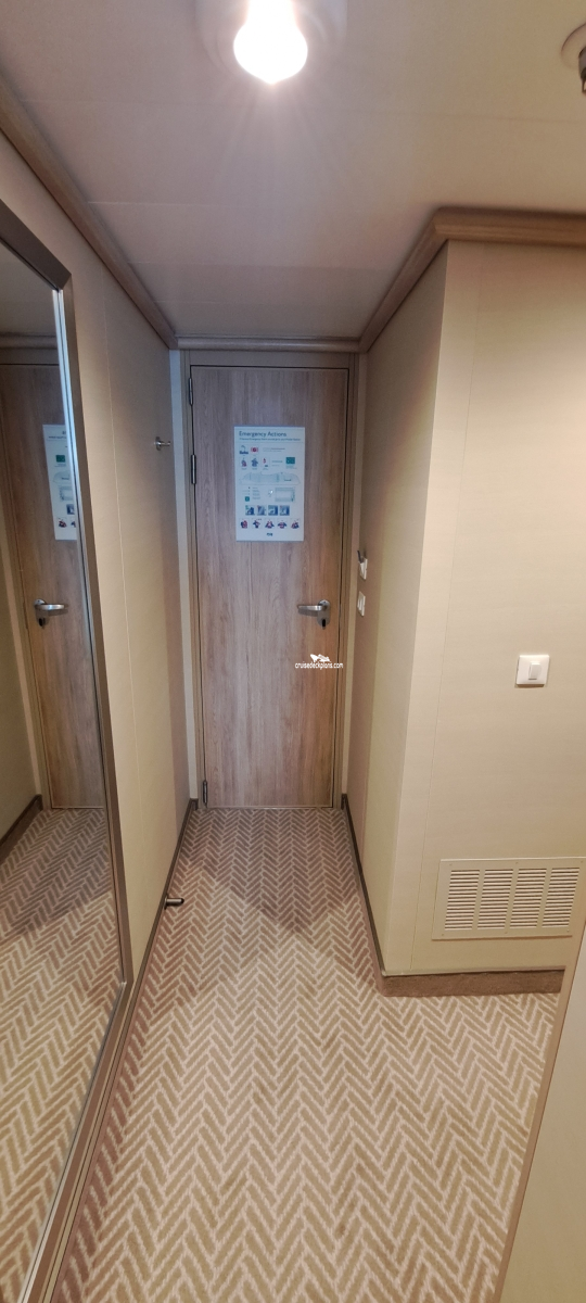 Enchanted Princess Balcony Details and Pictures