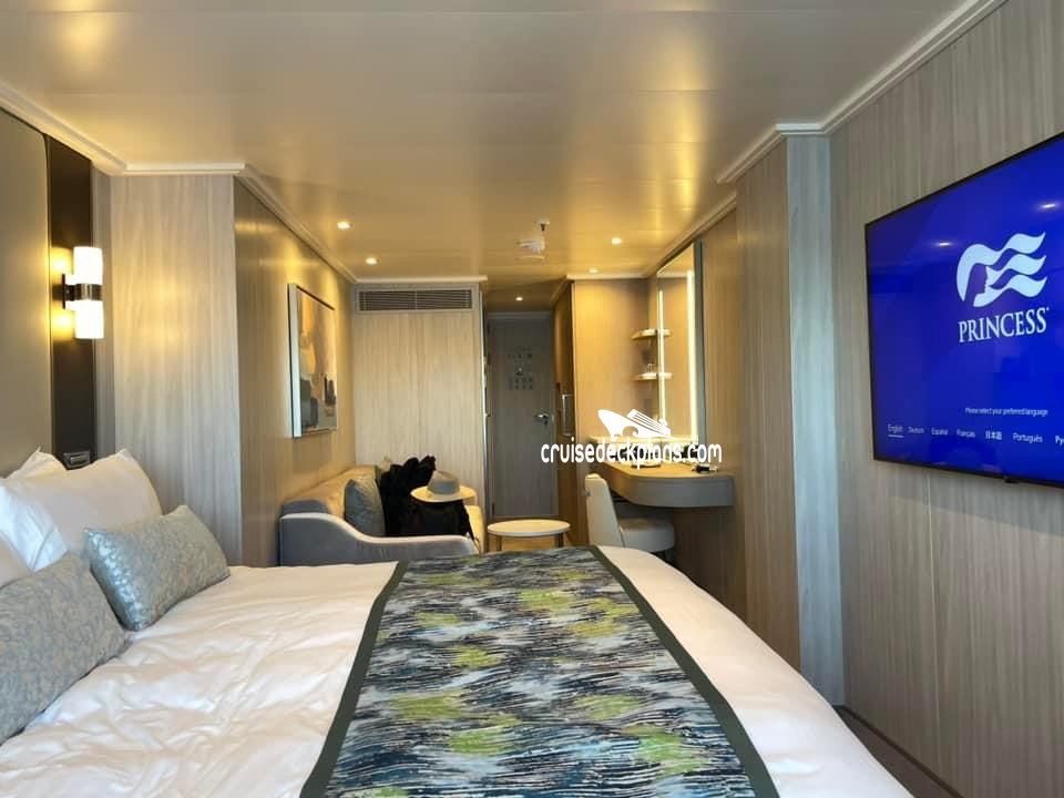 Sun Princess Premium Oceanview Details and Pictures
