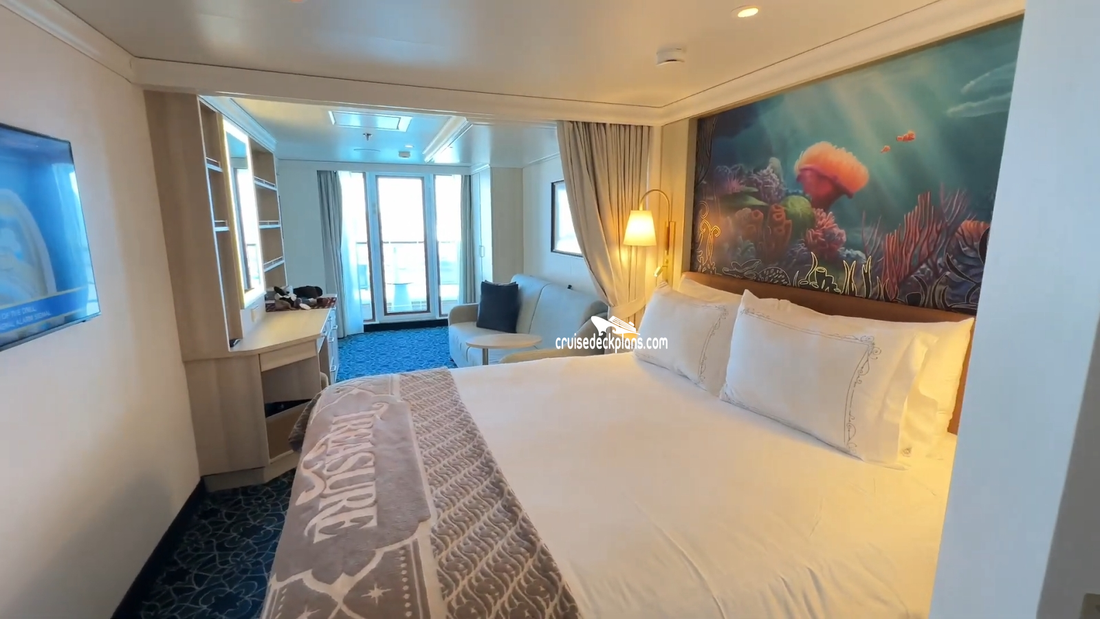 Disney Treasure Cabin 10052