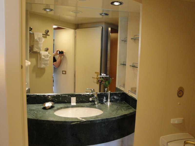 Stateroom A752 Emerald Princess