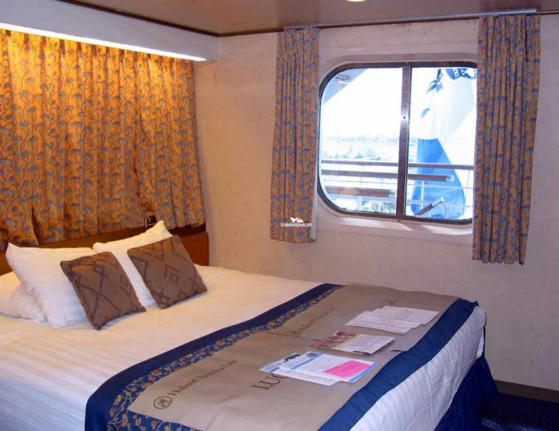 Cabin 7086 Volendam Stateroom