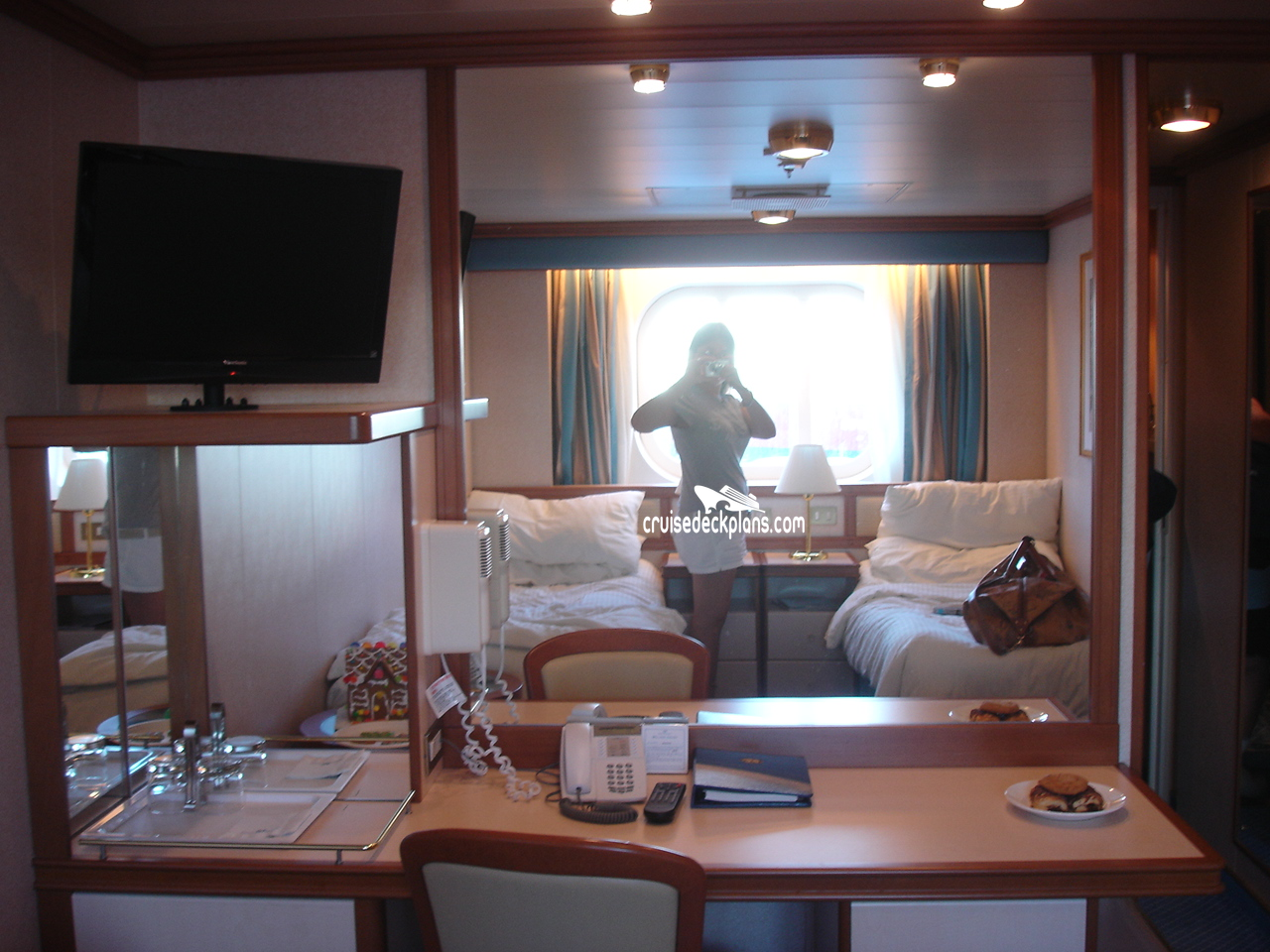 Ruby Princess Cabin P301