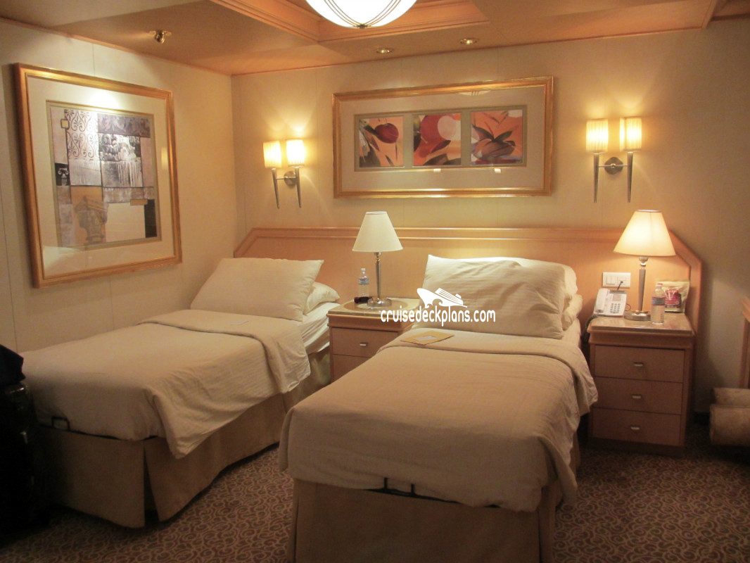 Golden Princess Cabin F305