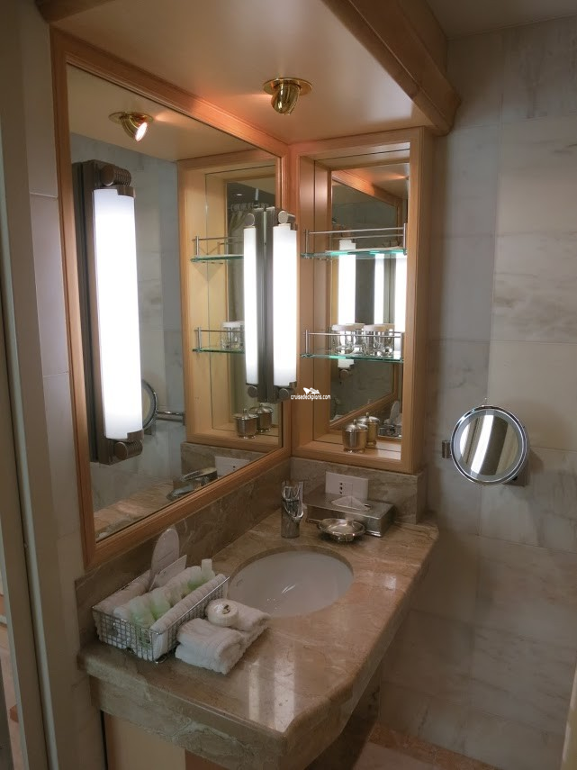 Golden Princess Cabin F315