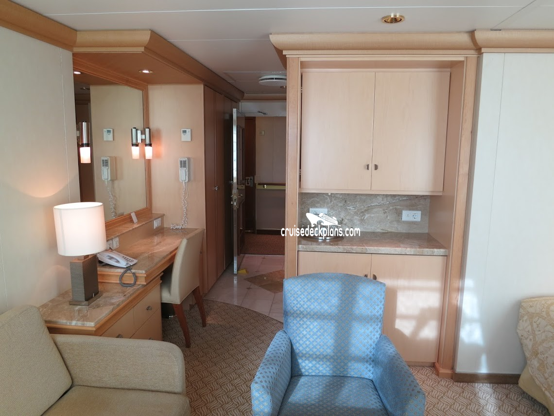 Golden Princess Cabin F301