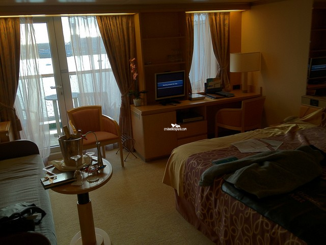 Arcadia Mini-Suite Stateroom