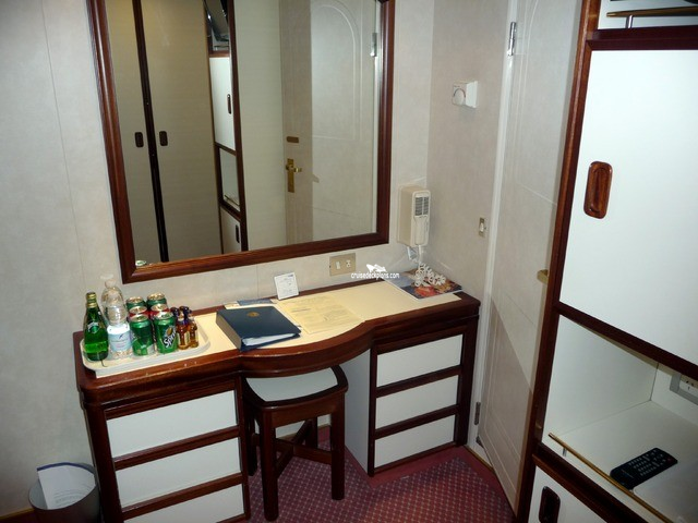 Cabin 9229 Pacific Explorer Stateroom