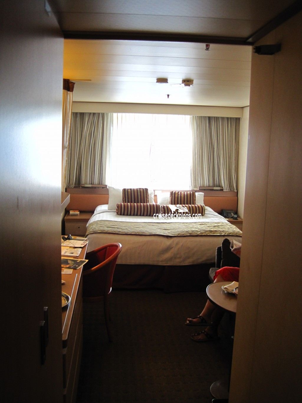 Ryndam-3 Oceanview Stateroom Details