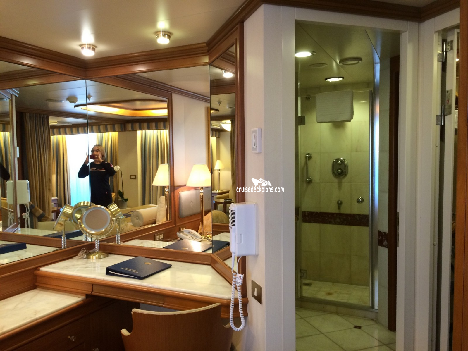 Crown Princess Cabin R401