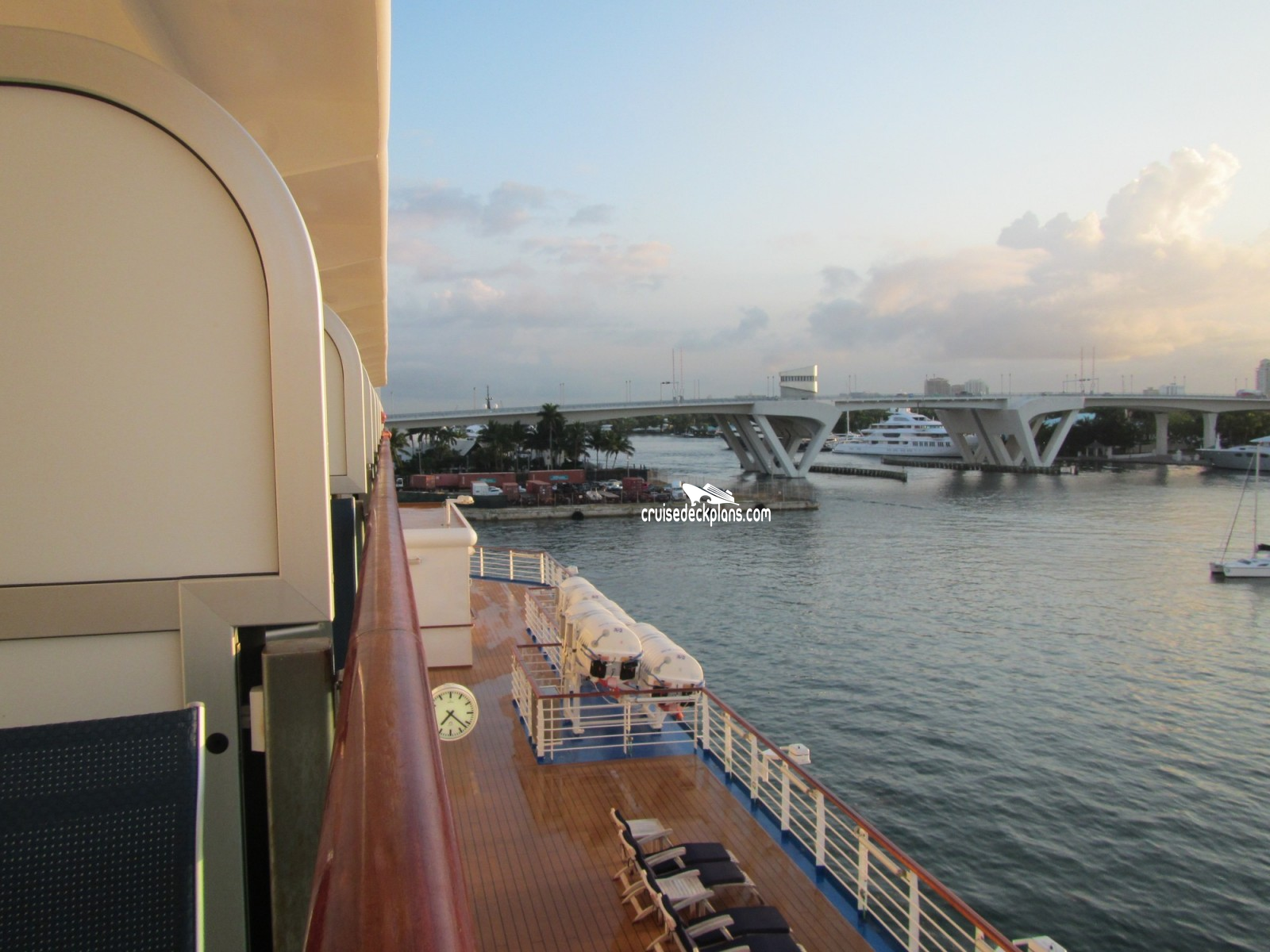 Royal Princess III Cabin E702