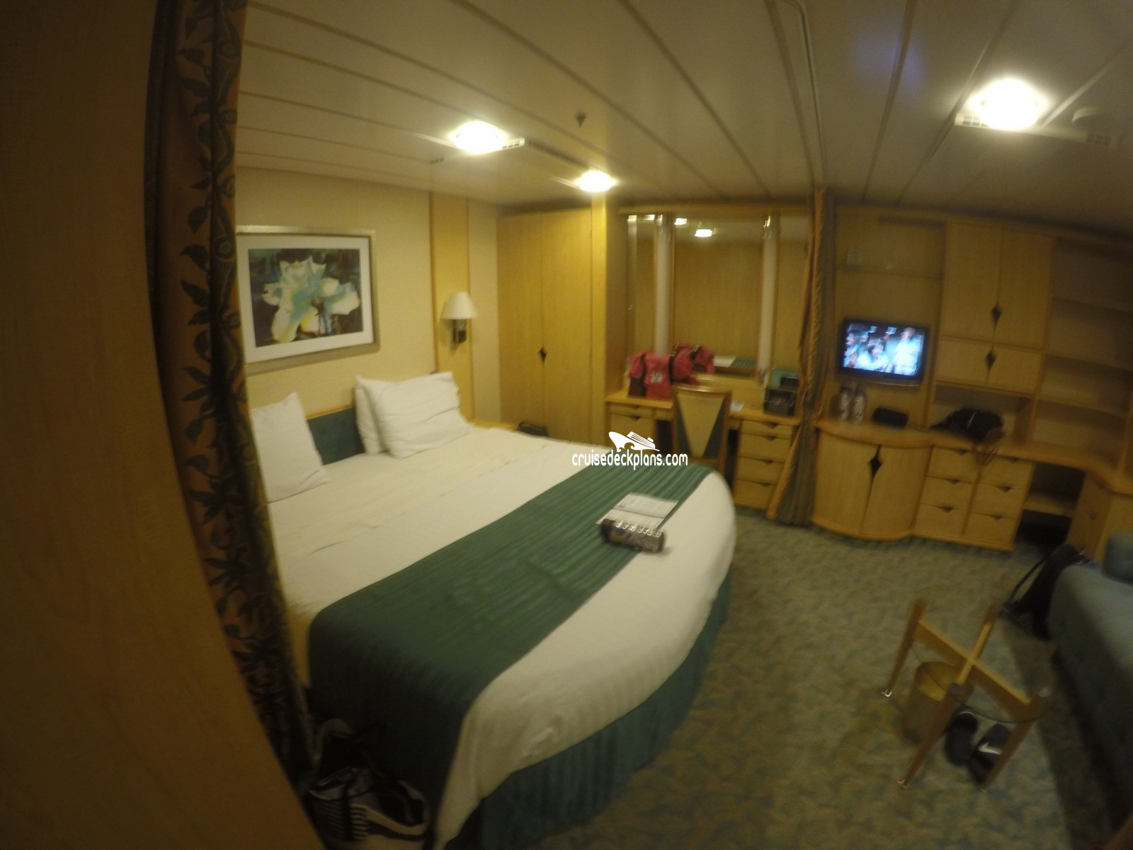 Freedom of the Seas Family Interior Details and Pictures
