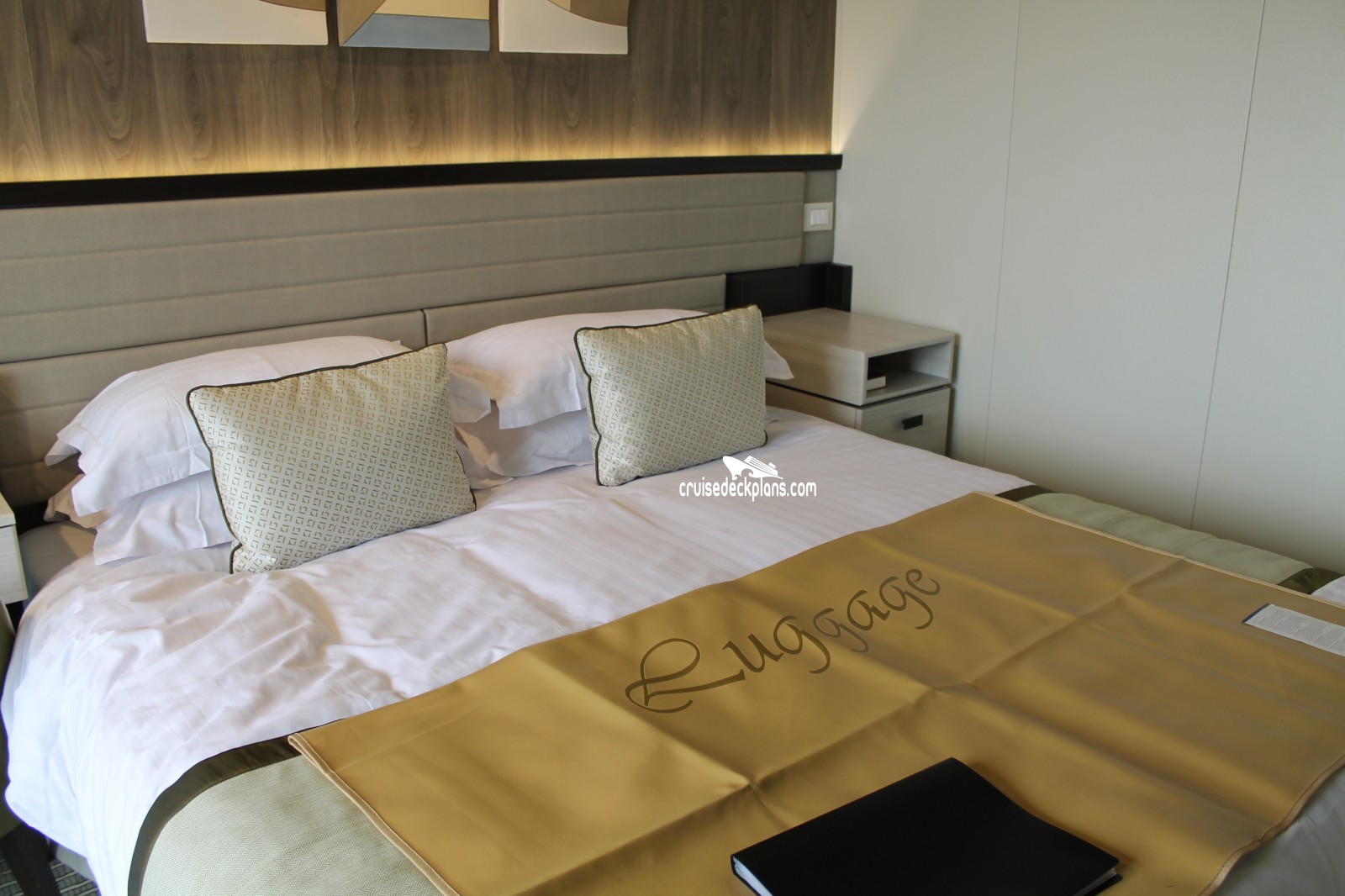 Britannia Cabin B712