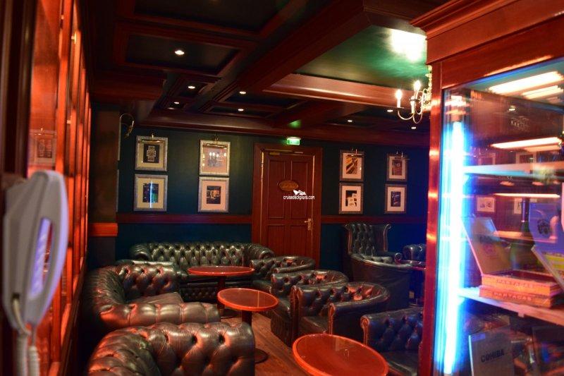 Norwegian Sun Windjammer Bar Pictures