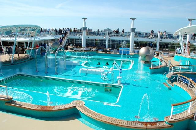 Norwegian Epic Pool Pictures