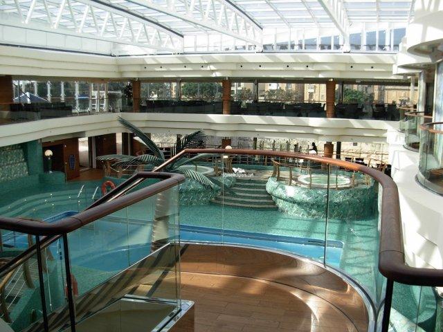 MSC Splendida L Equatore Covered Pool Pictures