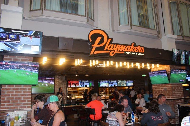 Navigator of the Seas Playmakers Bar Pictures