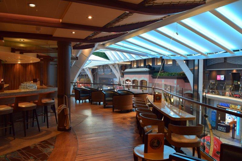 Symphony of the Seas Schooner Bar Pictures