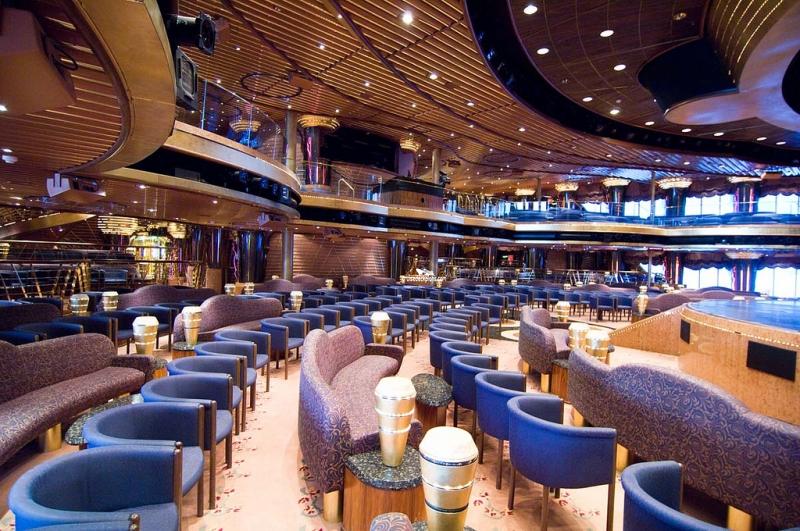 Veendam Showroom at Sea Pictures