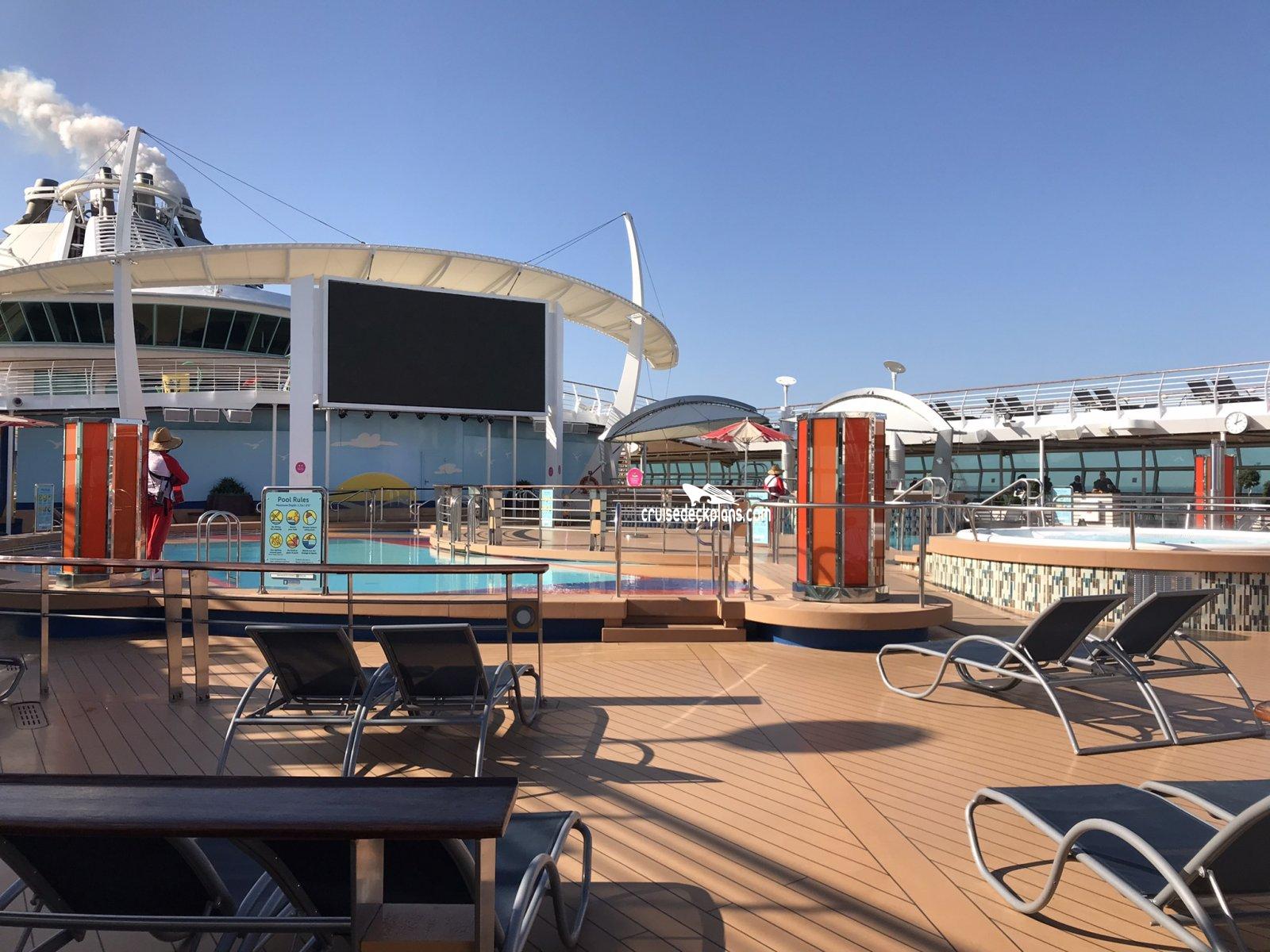 Liberty of the Seas Main Pool Pictures