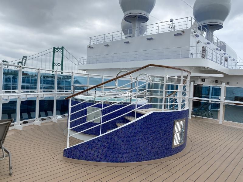 Discovery Princess Retreat Pool Pictures