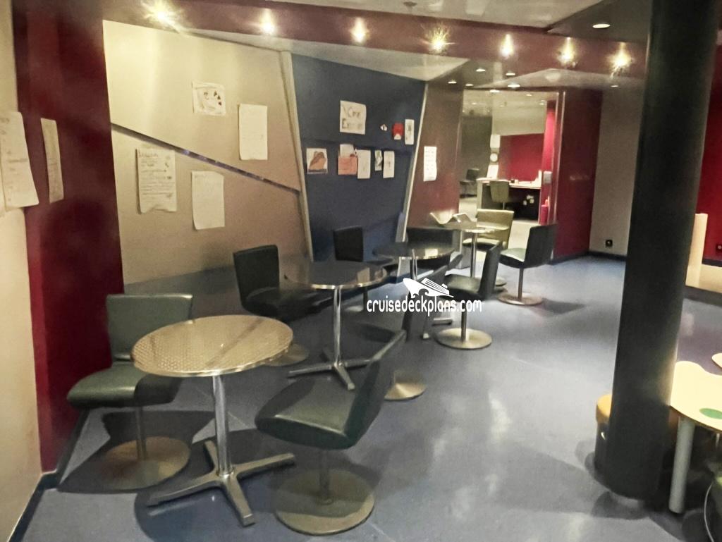 Zaandam Club HAL Pictures