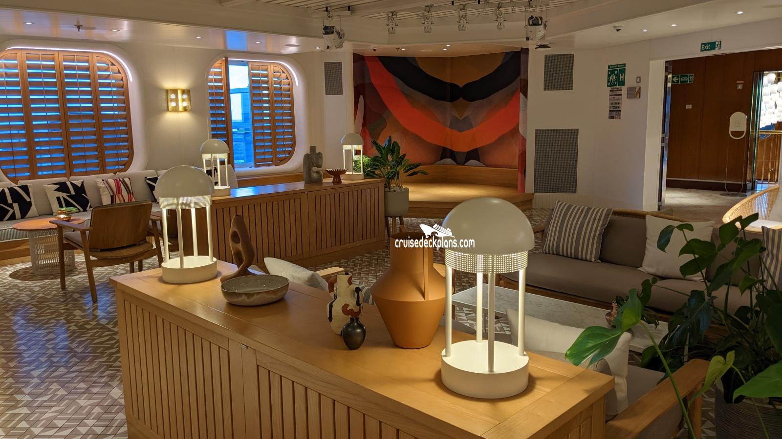 Valiant Lady Dock House Pictures