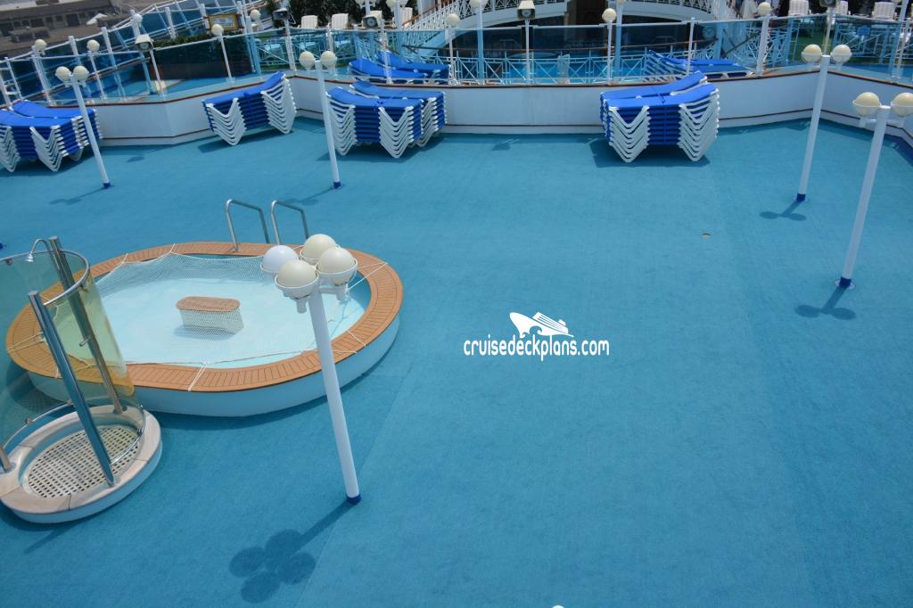 Grand Princess Splash Pool Pictures