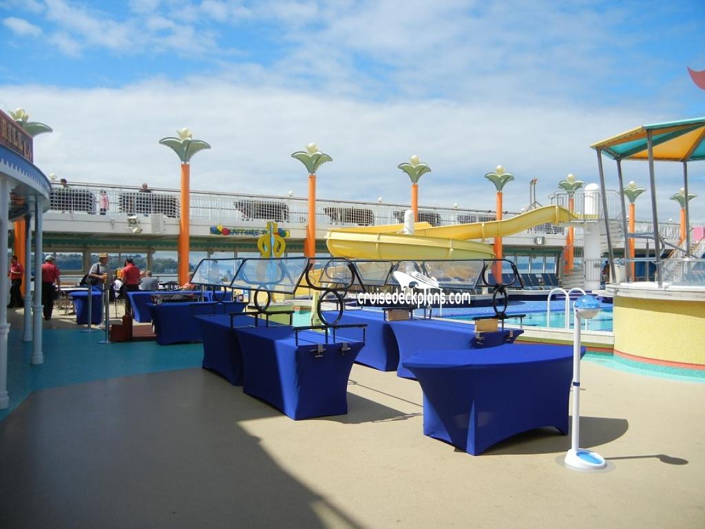 Norwegian Jewel Sapphire Pool Pictures