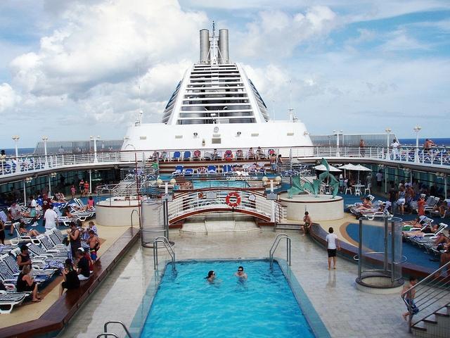 Sun Princess II Riviera Pool Pictures