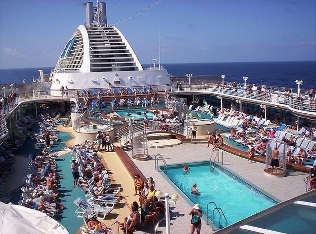 Sun Princess II Riviera Pool Pictures
